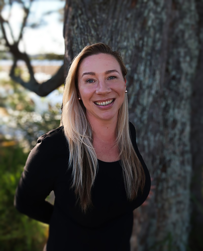 About – Karolina Russell